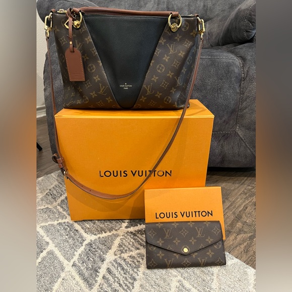 Louis Vuitton | Bags | Louis Vuitton V Tote Mm Sarah Wallet | Poshmark